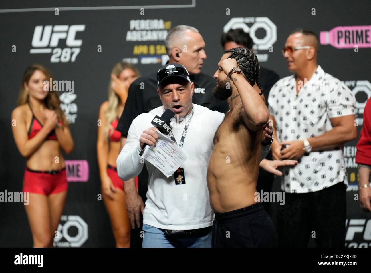 Miami, USA. 07th Apr, 2023. MIAMI, FLORIDA -April 7: (L-R) Joe Rogan ...