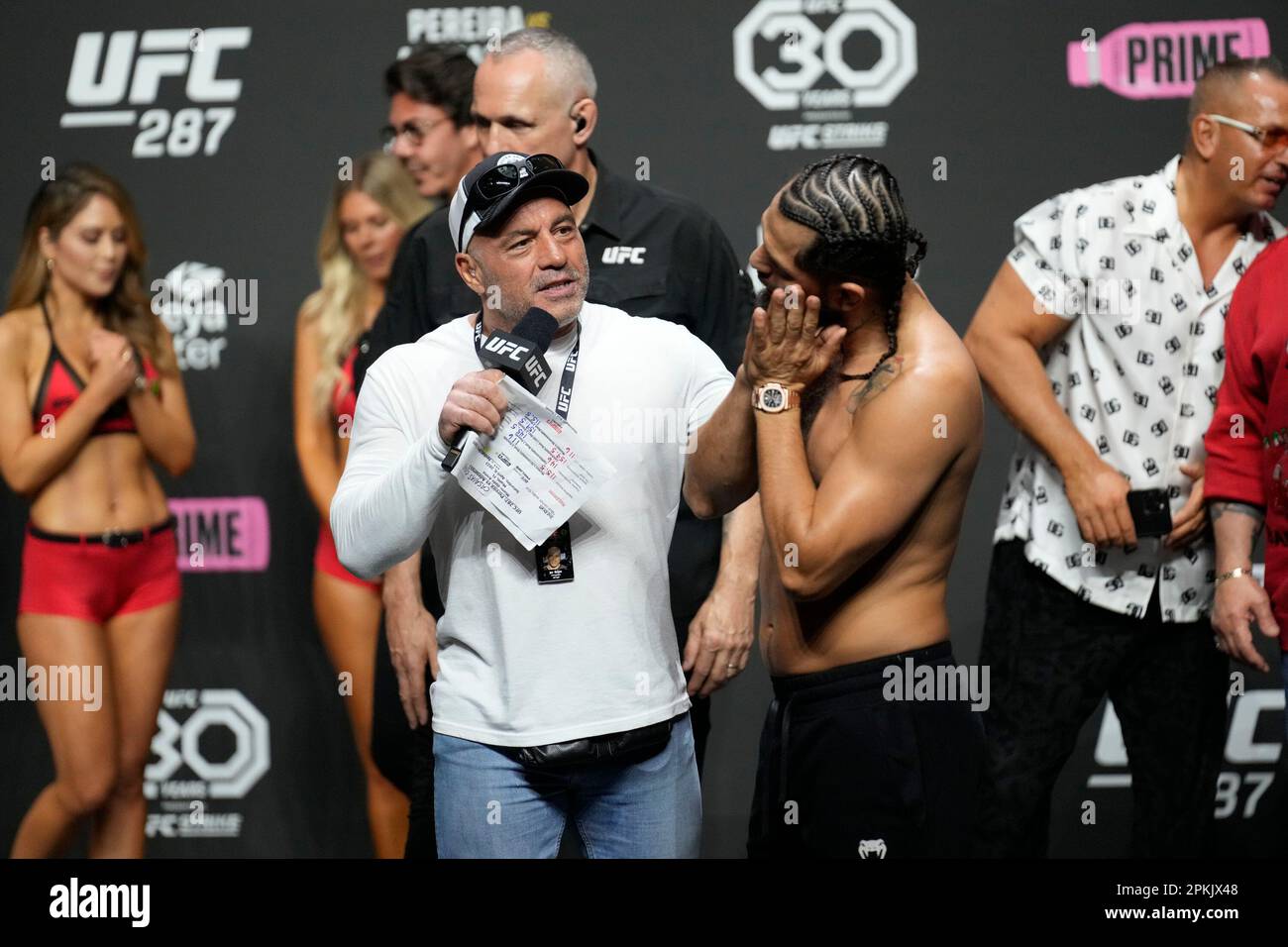 Miami, USA. 07th Apr, 2023. MIAMI, FLORIDA -April 7: (L-R) Joe Rogan ...