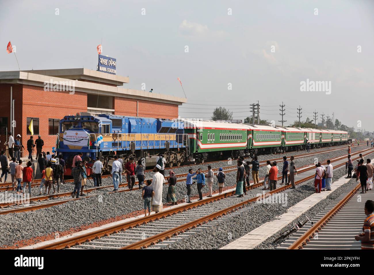 Munshiganj Bangladesh April 04 2023 Bangladesh Railway Firsh Time Ran The Train On The