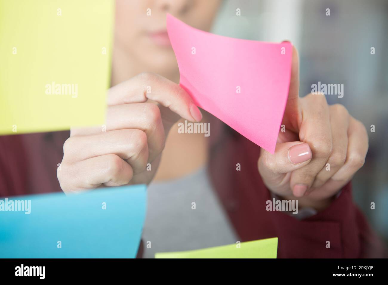 Thinking note hi-res stock photography and images - Alamy