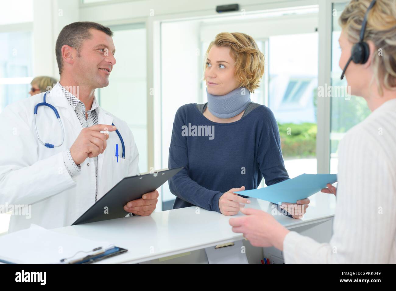 Doctor group reception hi-res stock photography and images - Alamy