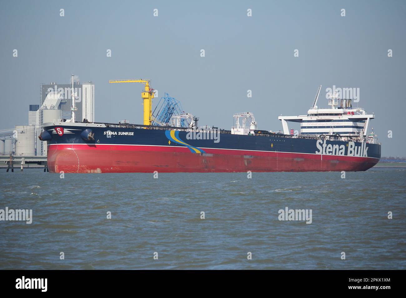 Crude Oil Tanker STENA SUNRISE moored at Wilhelmshaven, Germany Stock ...