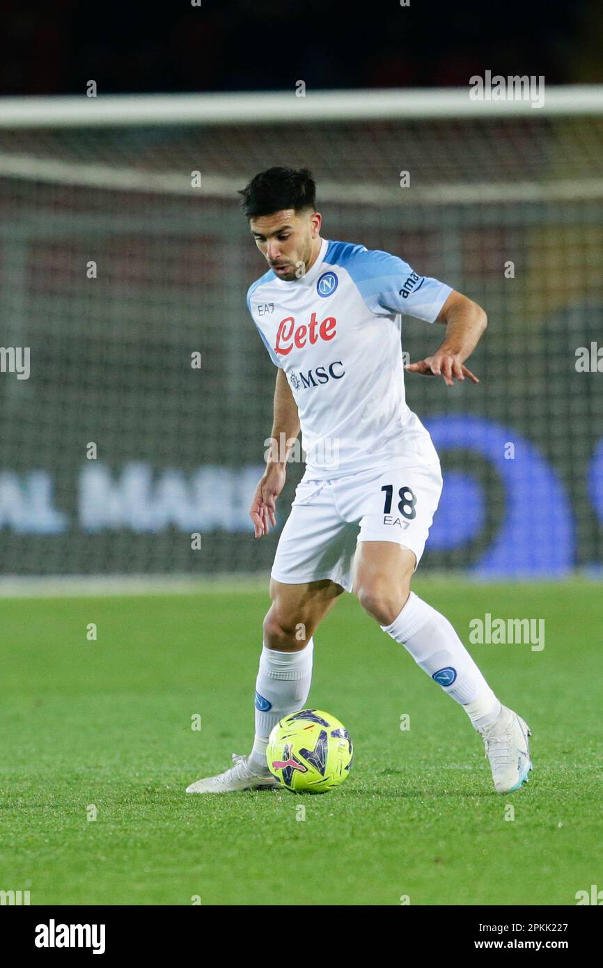 SSC Napoli's Argentine forward Giovanni Simeone controls the ball ...
