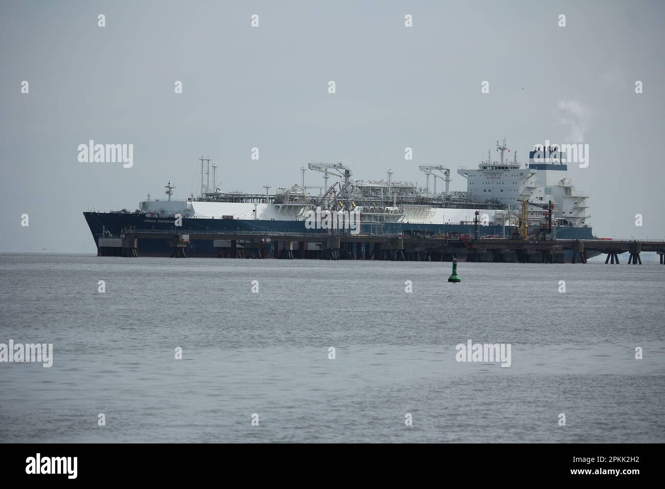 Lng regasification terminal hi-res stock photography and images - Alamy
