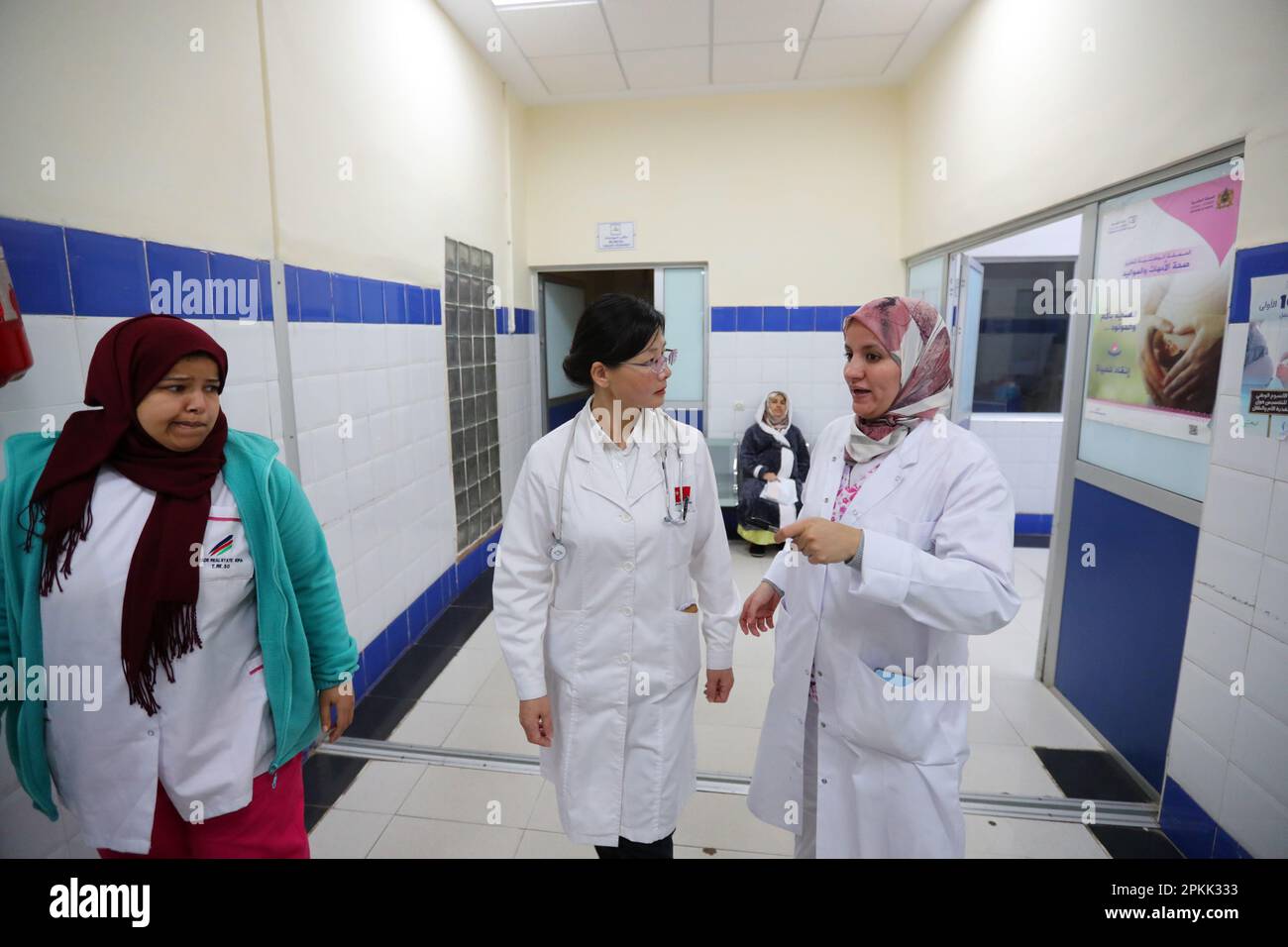 (230408) -- BEN GUERIR, April 8, 2023 (Xinhua) -- Chinese doctor Zhang ...