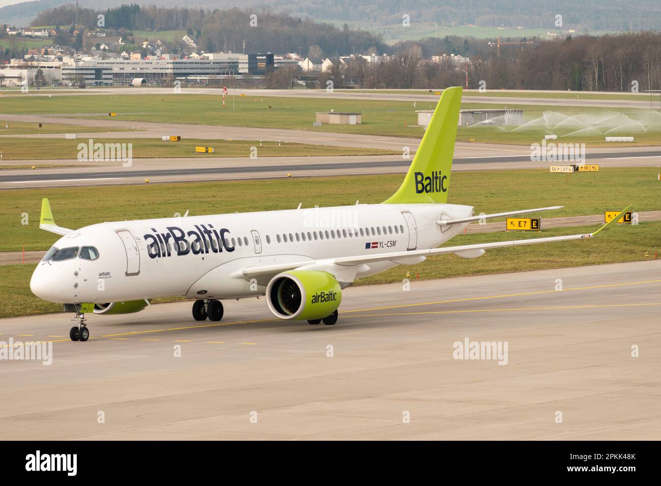 Airbus a220 passenger jet hi-res stock photography and images - Alamy
