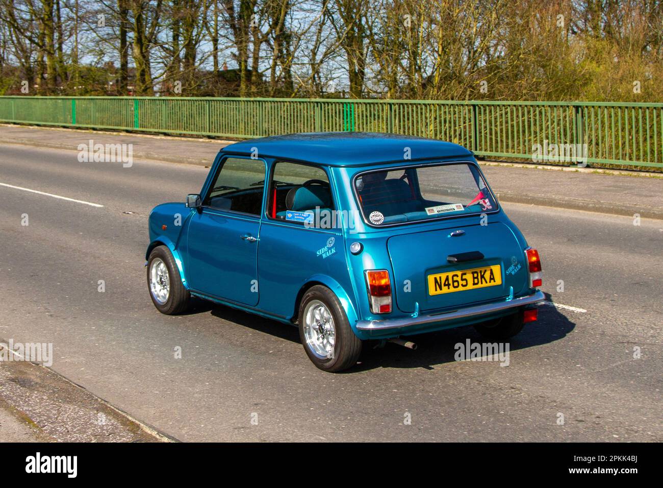 Kingfisher metallic blue paint hi-res stock photography and images - Alamy