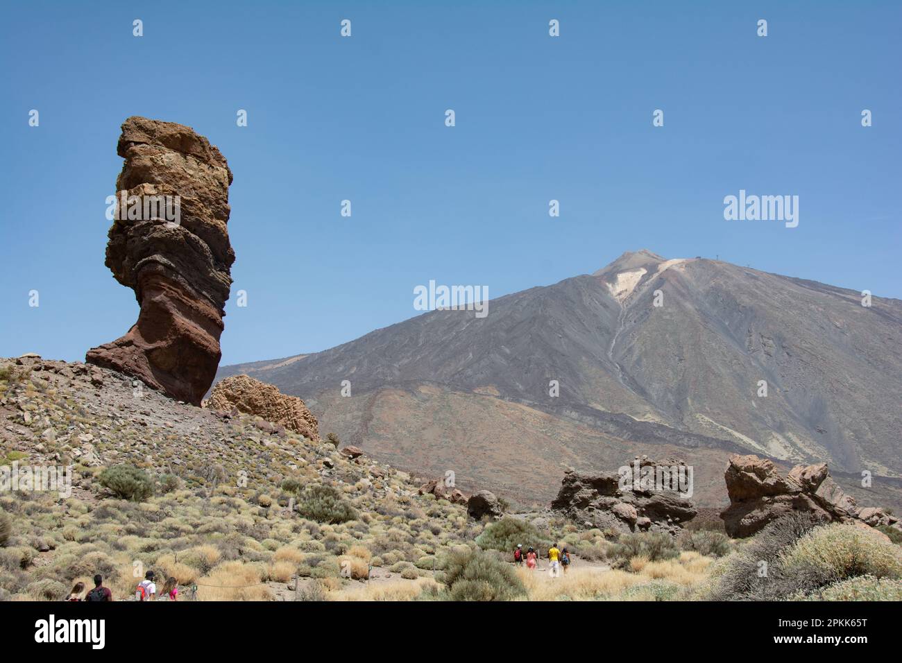 The bizarrely shaped Roque Cinchado rock of volcanic rock in Teide ...