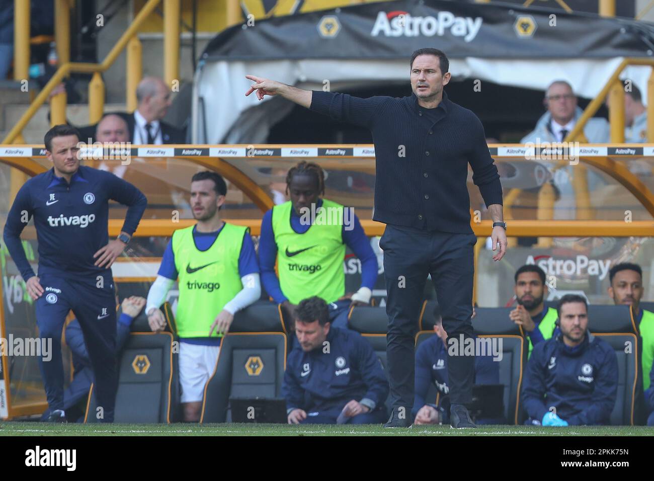 Frank Lampard Caretaker Manager of Chelsea gives his players ...