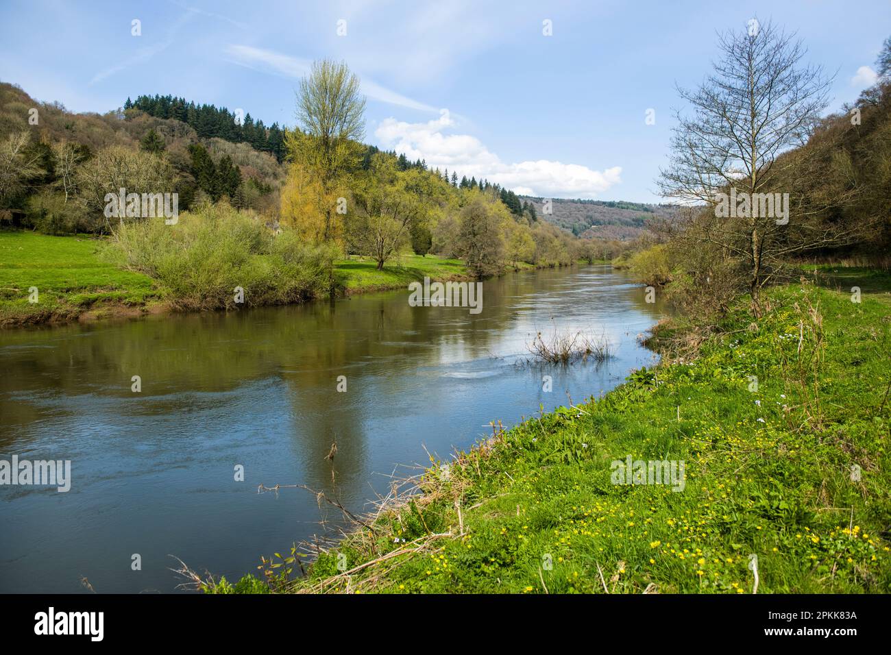 Looking up and along the River Wye from the English Gloucestershire ...