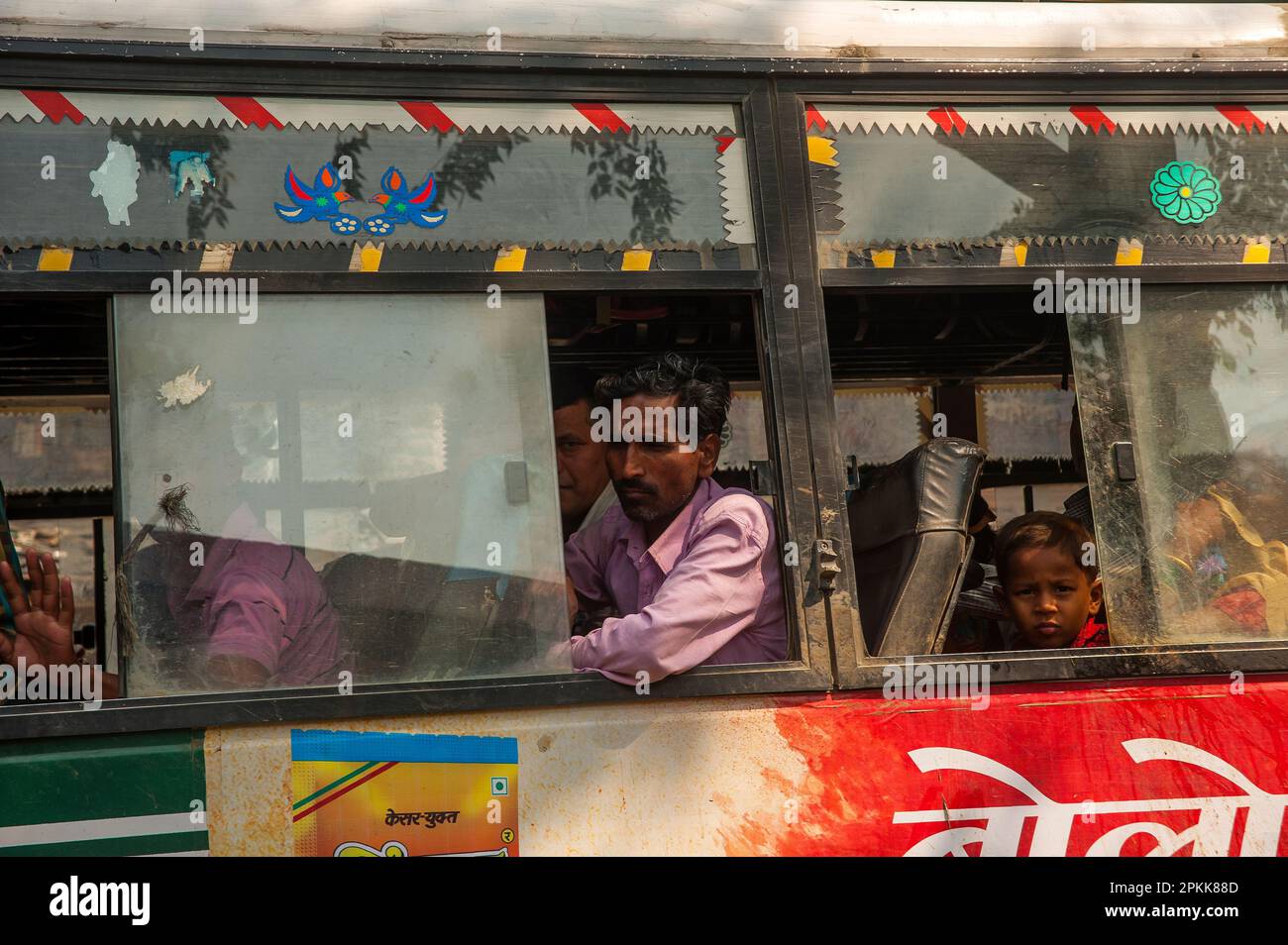 Indian bus hi-res stock photography and images - Alamy