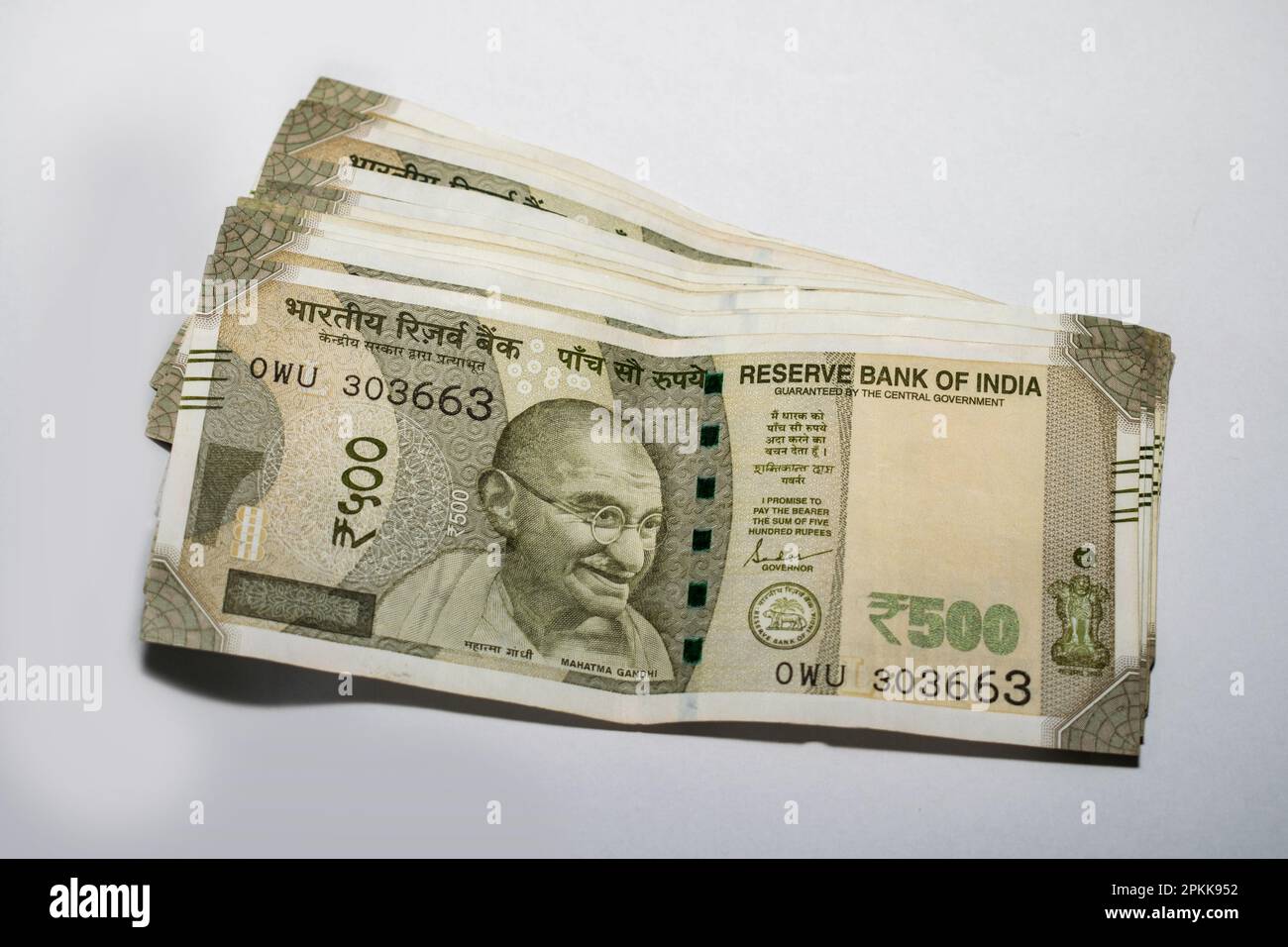 500 rupee notes hi-res stock photography and images - Alamy