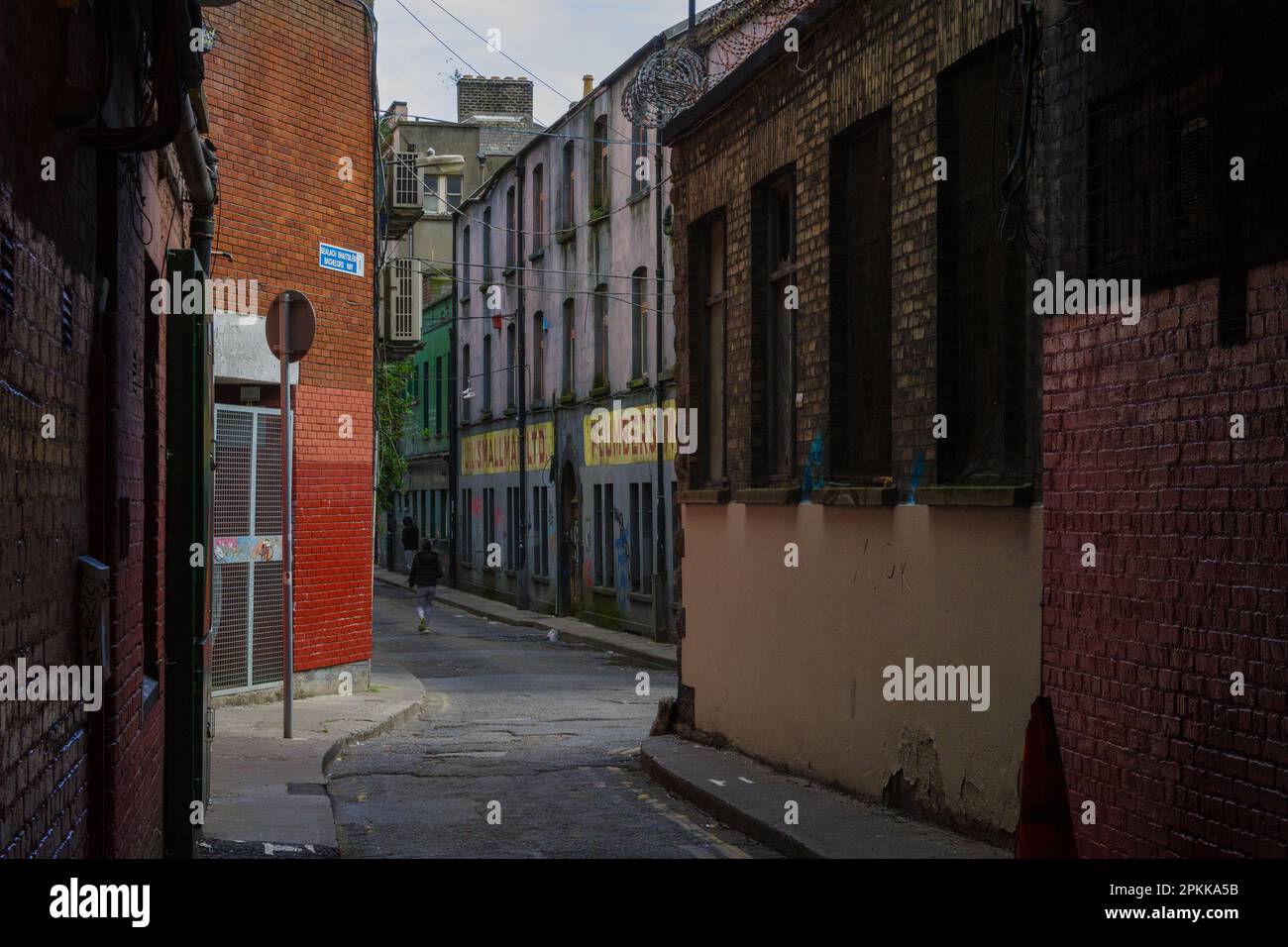 Corner alley in downtown hi-res stock photography and images - Alamy