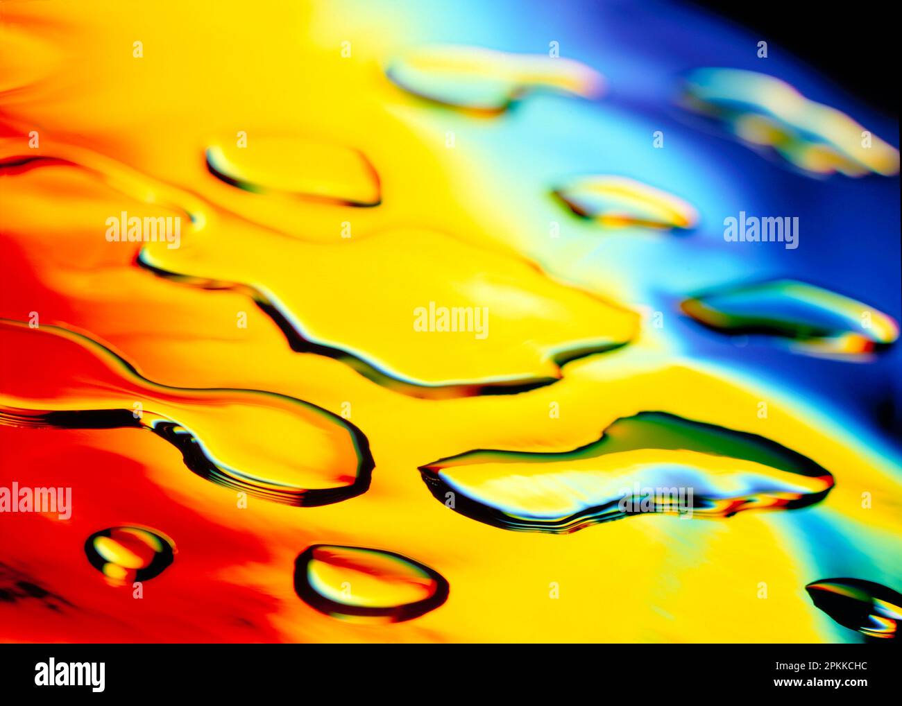 Pouring water glass on mirror hi-res stock photography and images - Alamy