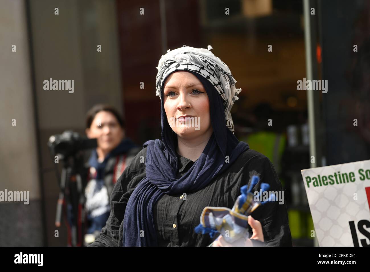 Israel Embassy, London, UK. 8th April 2023. Palestinian solidarity ...