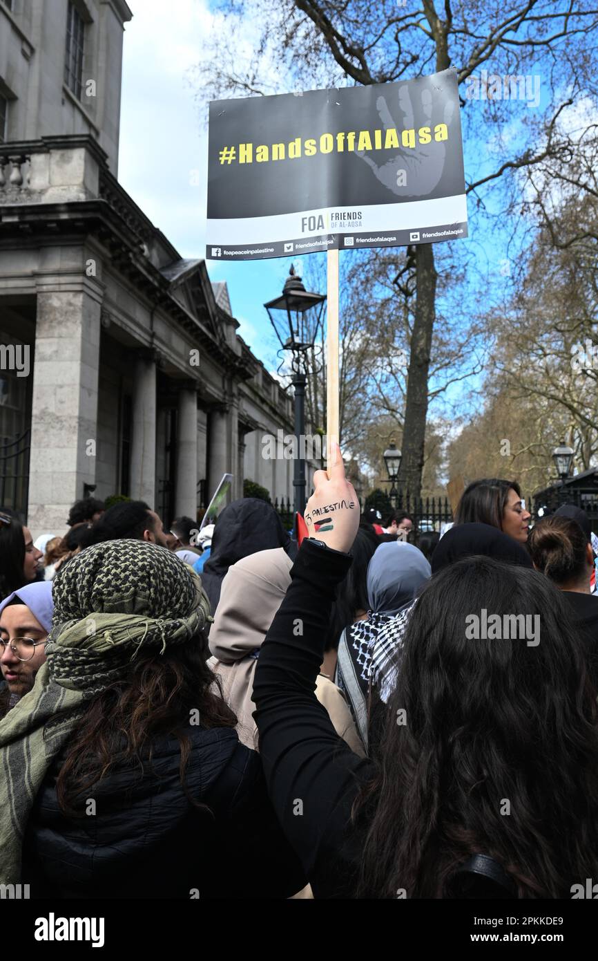 Israel Embassy, London, UK. 8th April 2023. Palestinian solidarity ...