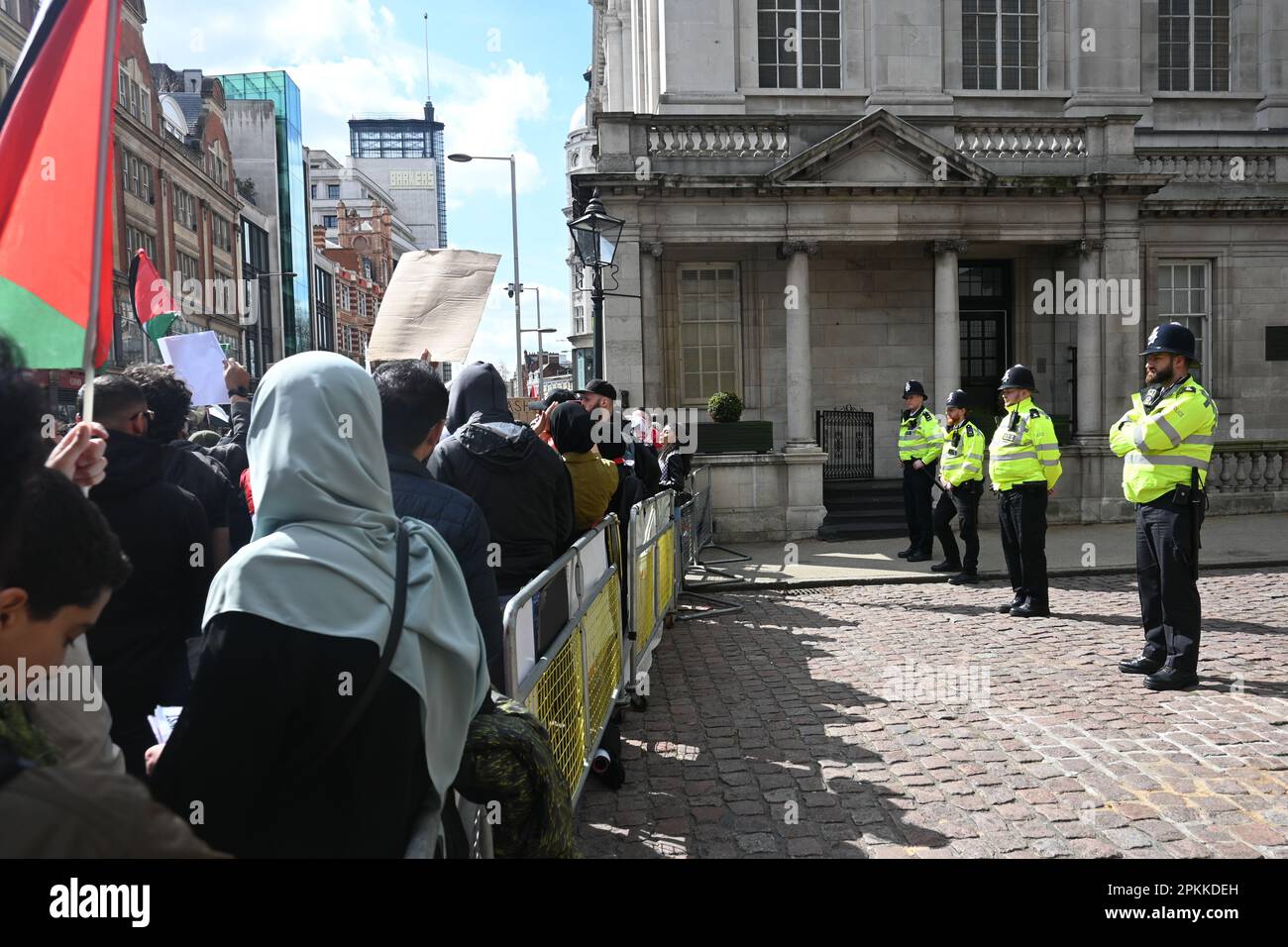 Israel Embassy, London, UK. 8th April 2023. Palestinian solidarity ...