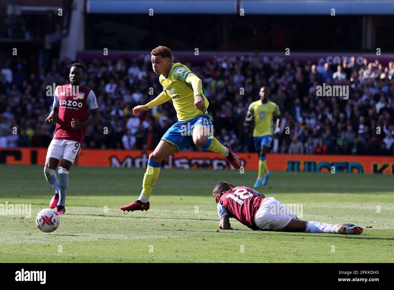 Nottingham forest jumps hi-res stock photography and images - Alamy