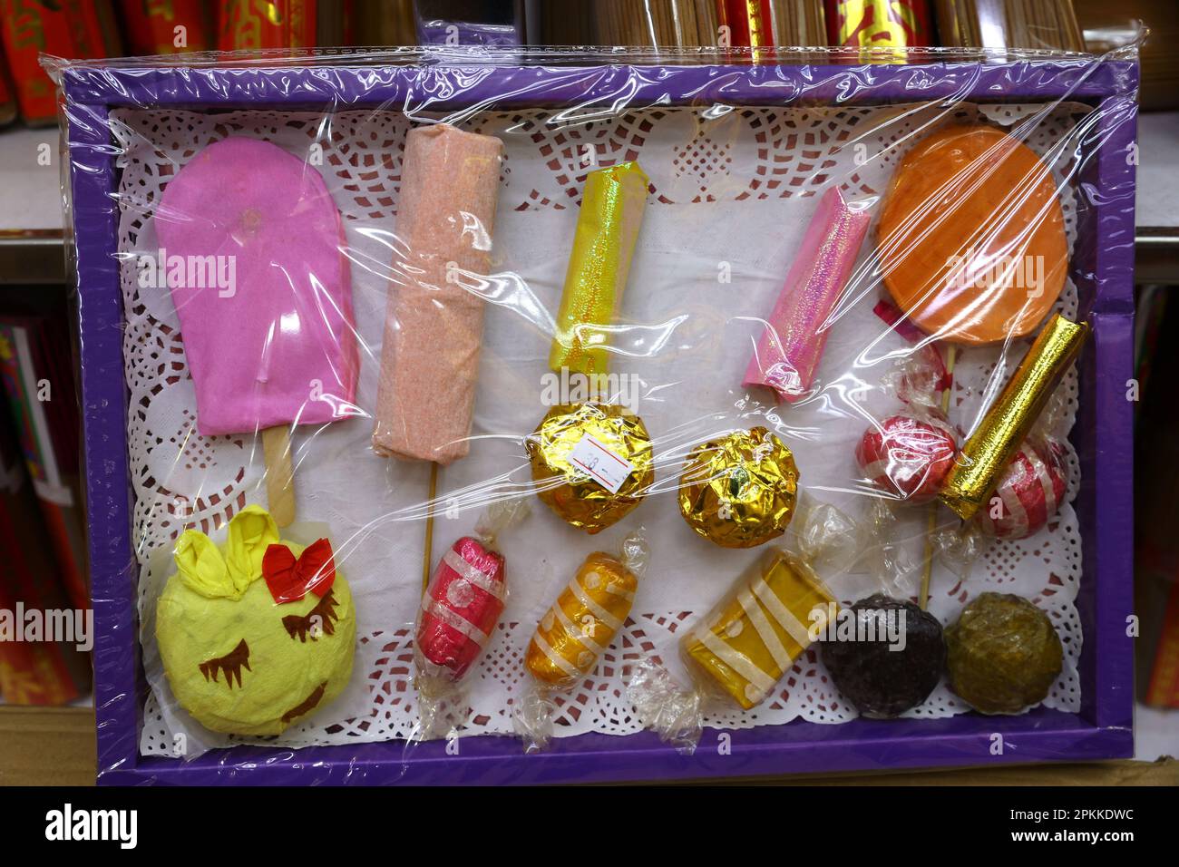 Popular paper offerings to pay tribute to ancestors on the day of Ching ...