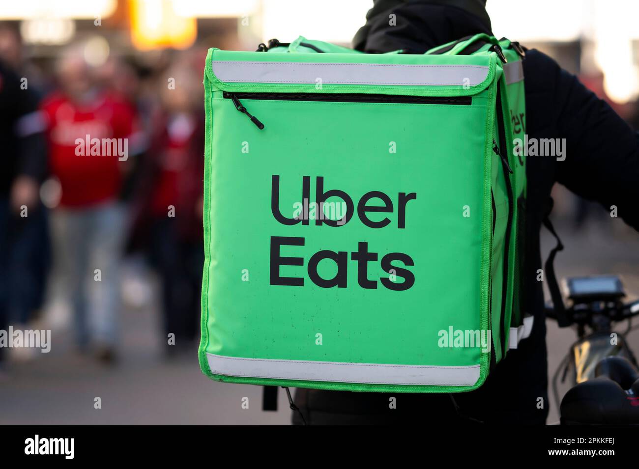 Uber eats bag hi-res stock photography and images - Alamy