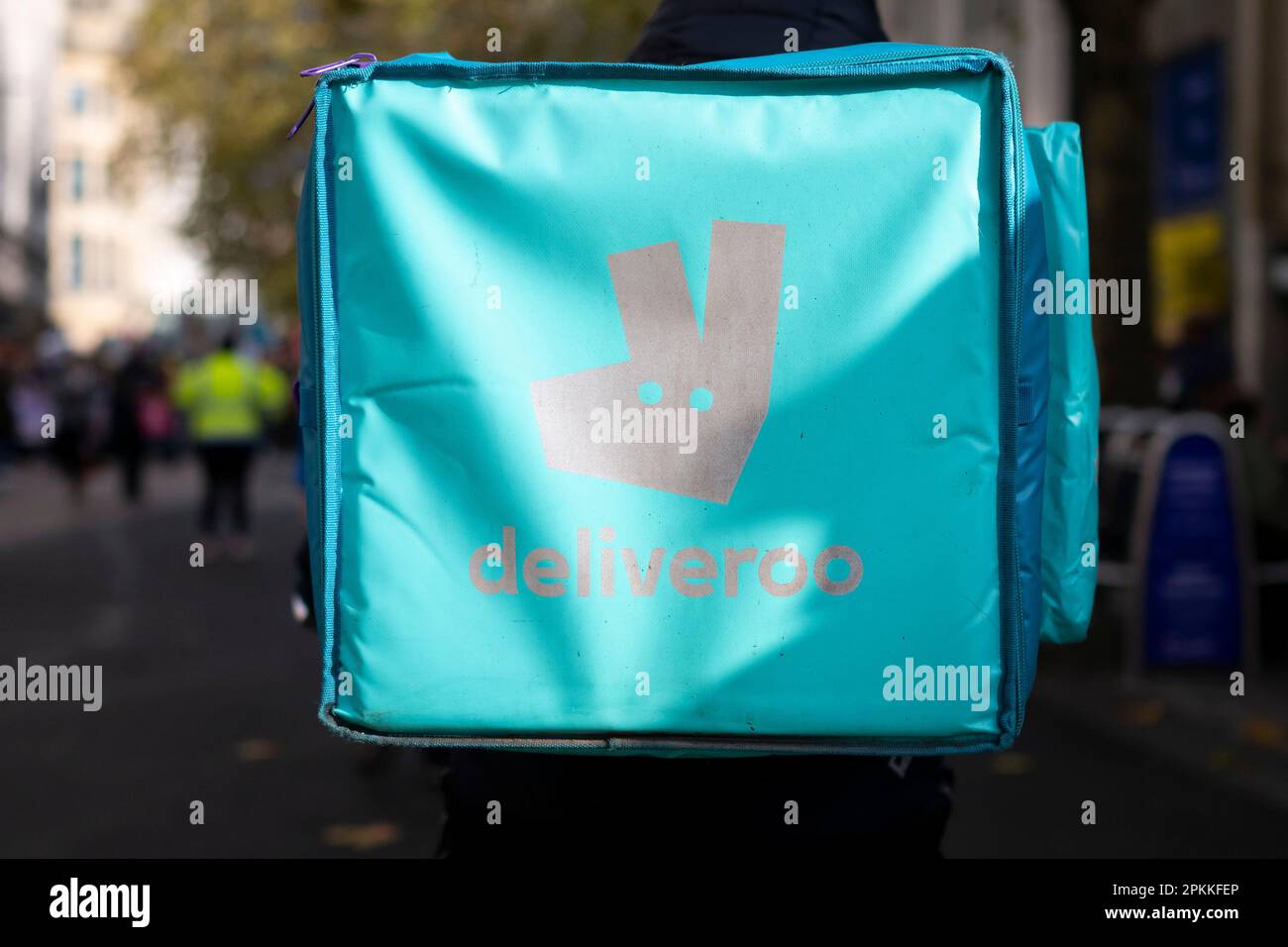 A close-up of a Deliveroo workerÕs bag Stock Photo - Alamy