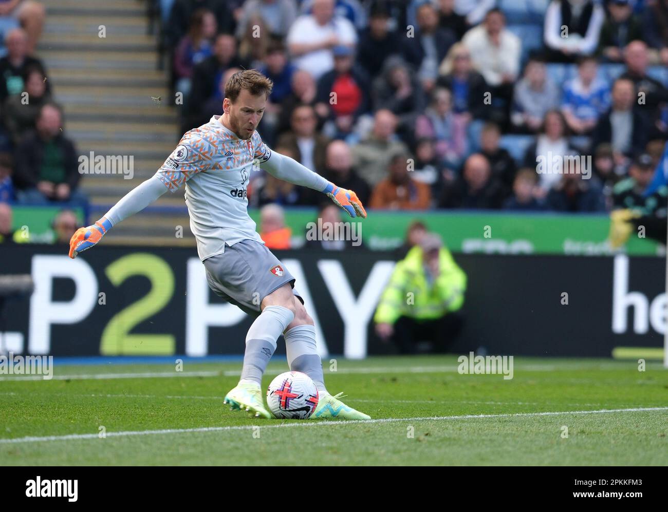 Afc bournemouth neto hi-res stock photography and images - Alamy