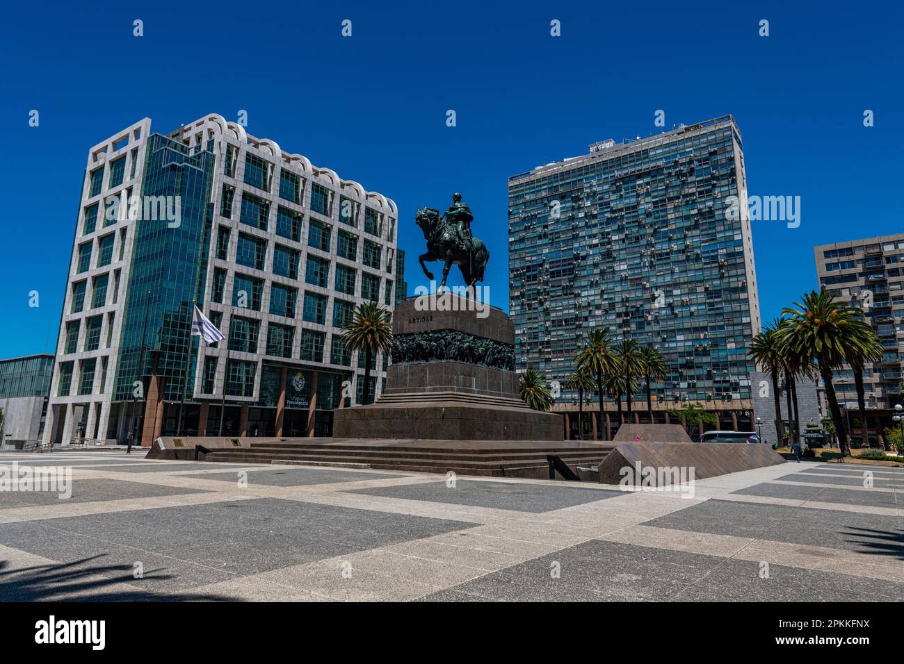 Uruguay montevideo statue hi-res stock photography and images - Alamy