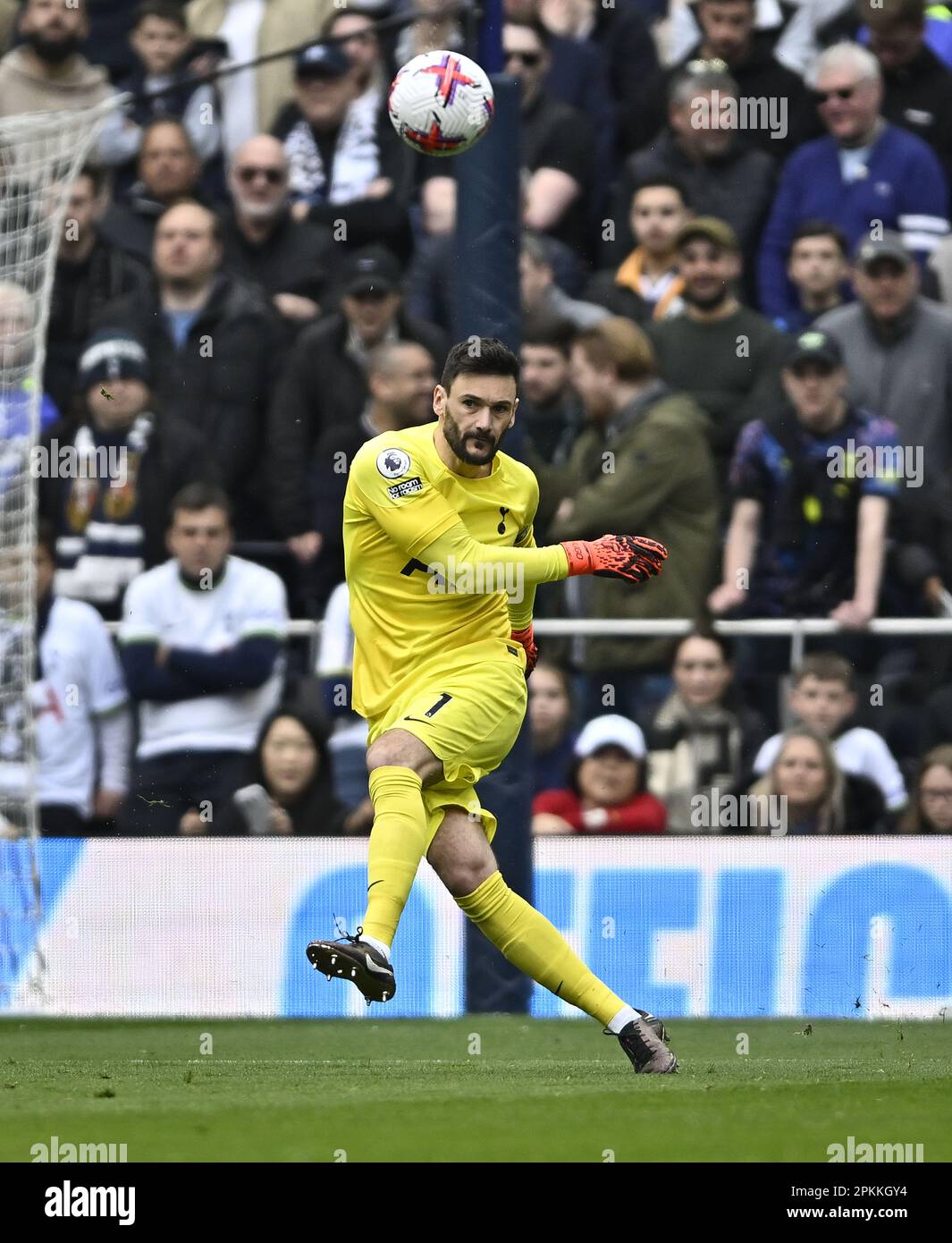 London, UK. 8th Apr, 2023. Hugo Lloris (Tottenham, goalkeeper) during ...