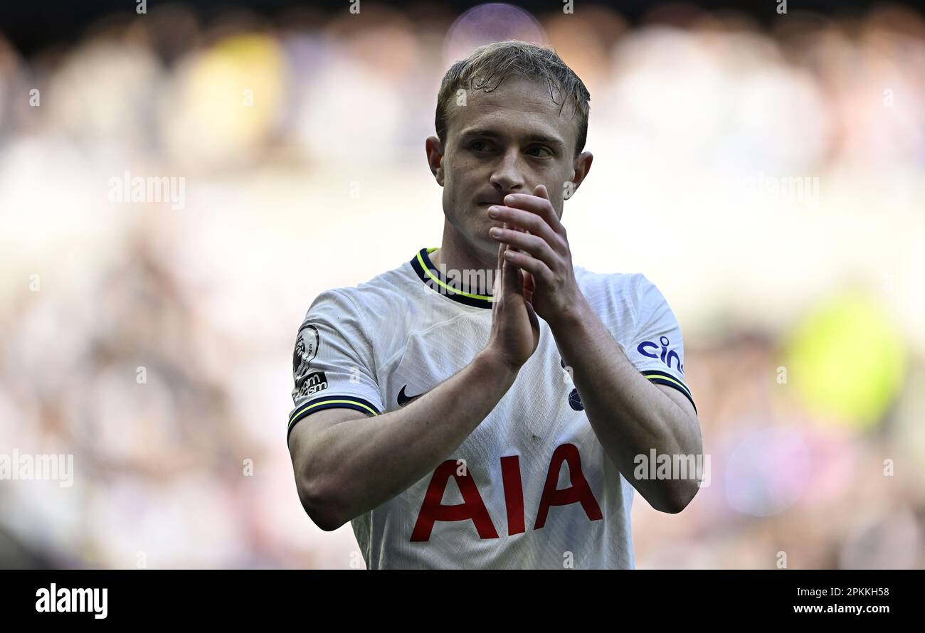 London, UK. 8th Apr, 2023. Oliver Skipp (Tottenham) applauds the fans ...