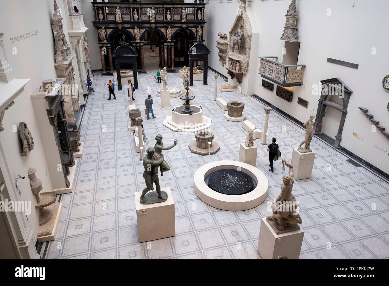 Medieval and Renaissance galleries 1350-1600 at the V&A aka Victoria ...