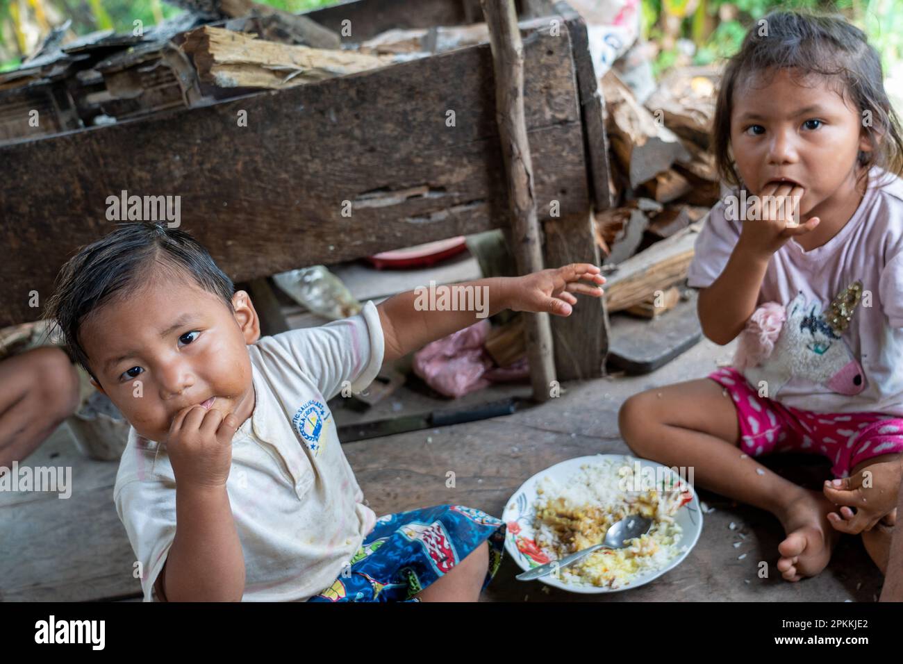 Children on amazon river hi-res stock photography and images - Alamy