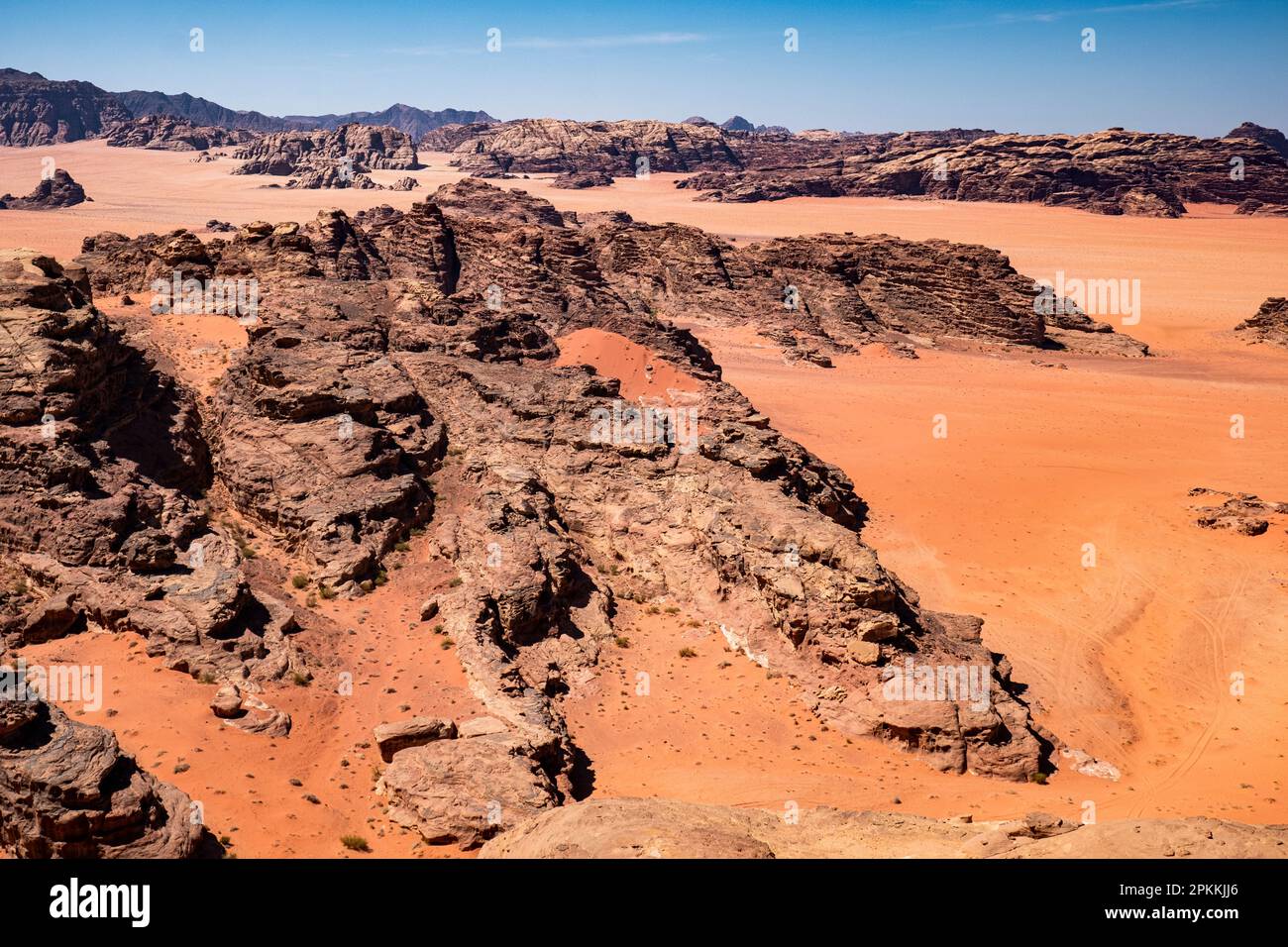 Red rocks in desert hi-res stock photography and images - Alamy