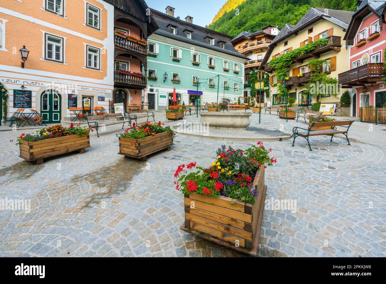 Hallstatt austria square hi-res stock photography and images - Alamy