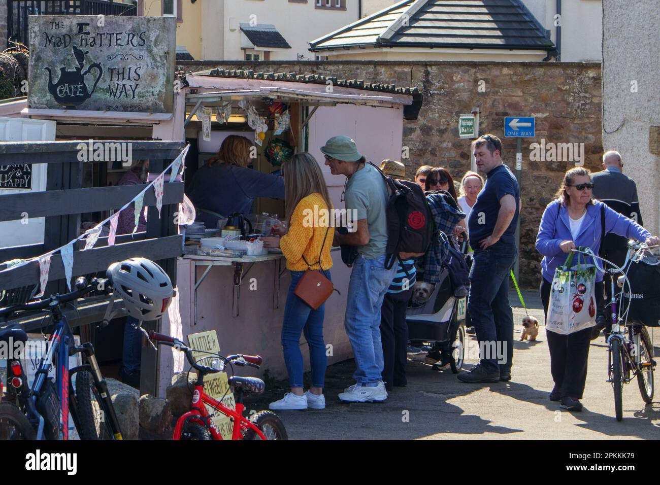 2023 queue hi-res stock photography and images - Alamy