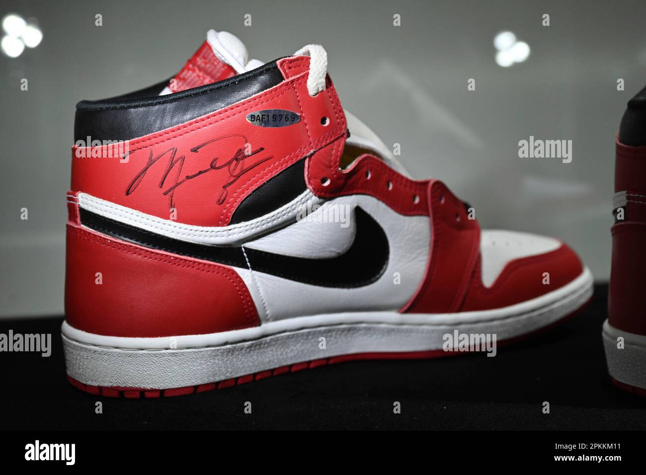 Photo by: NDZ/STAR MAX/IPx 2023 4/7/23 Michael Jordan signed 1985 ...