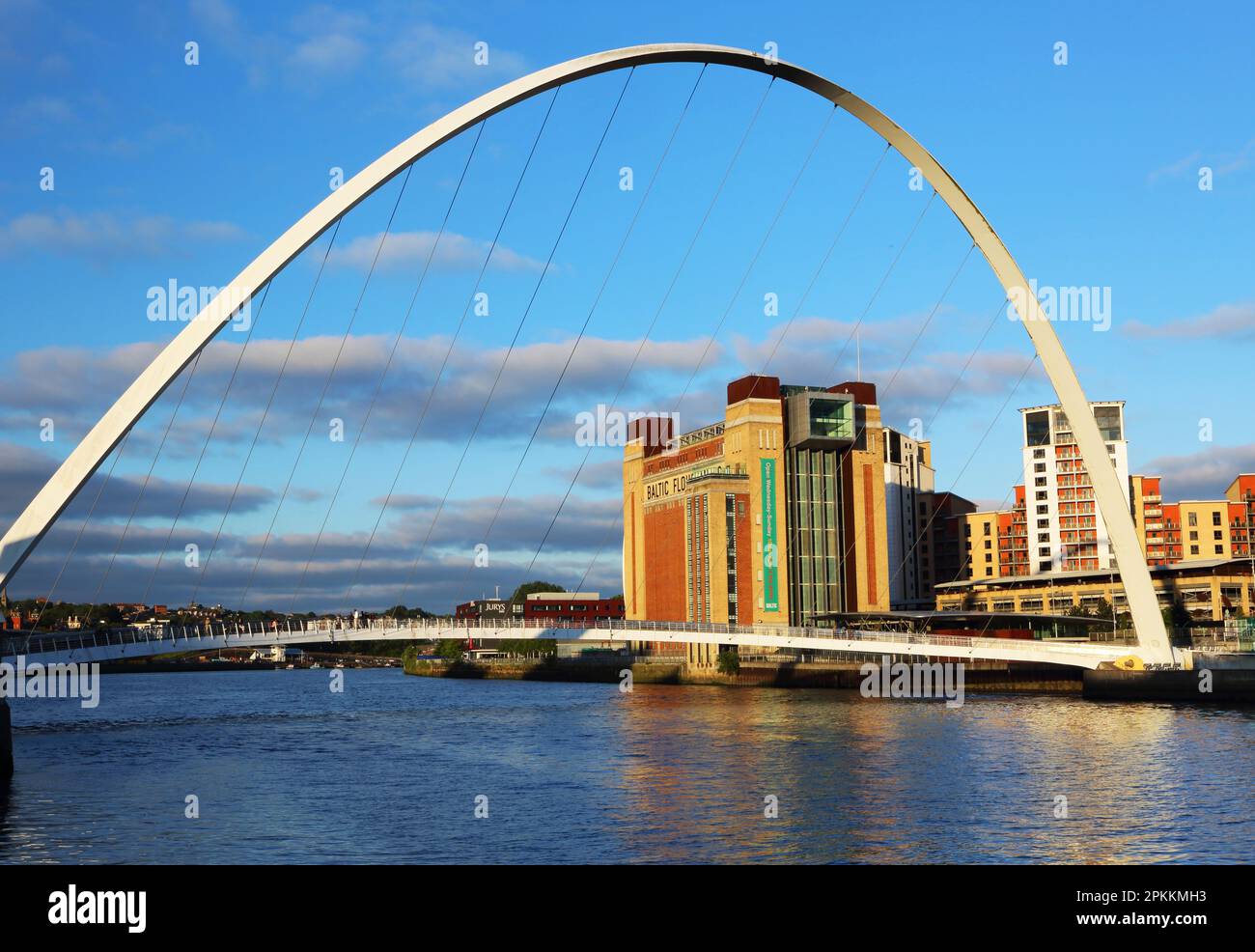 Millennium bridge newcastle hi-res stock photography and images - Alamy