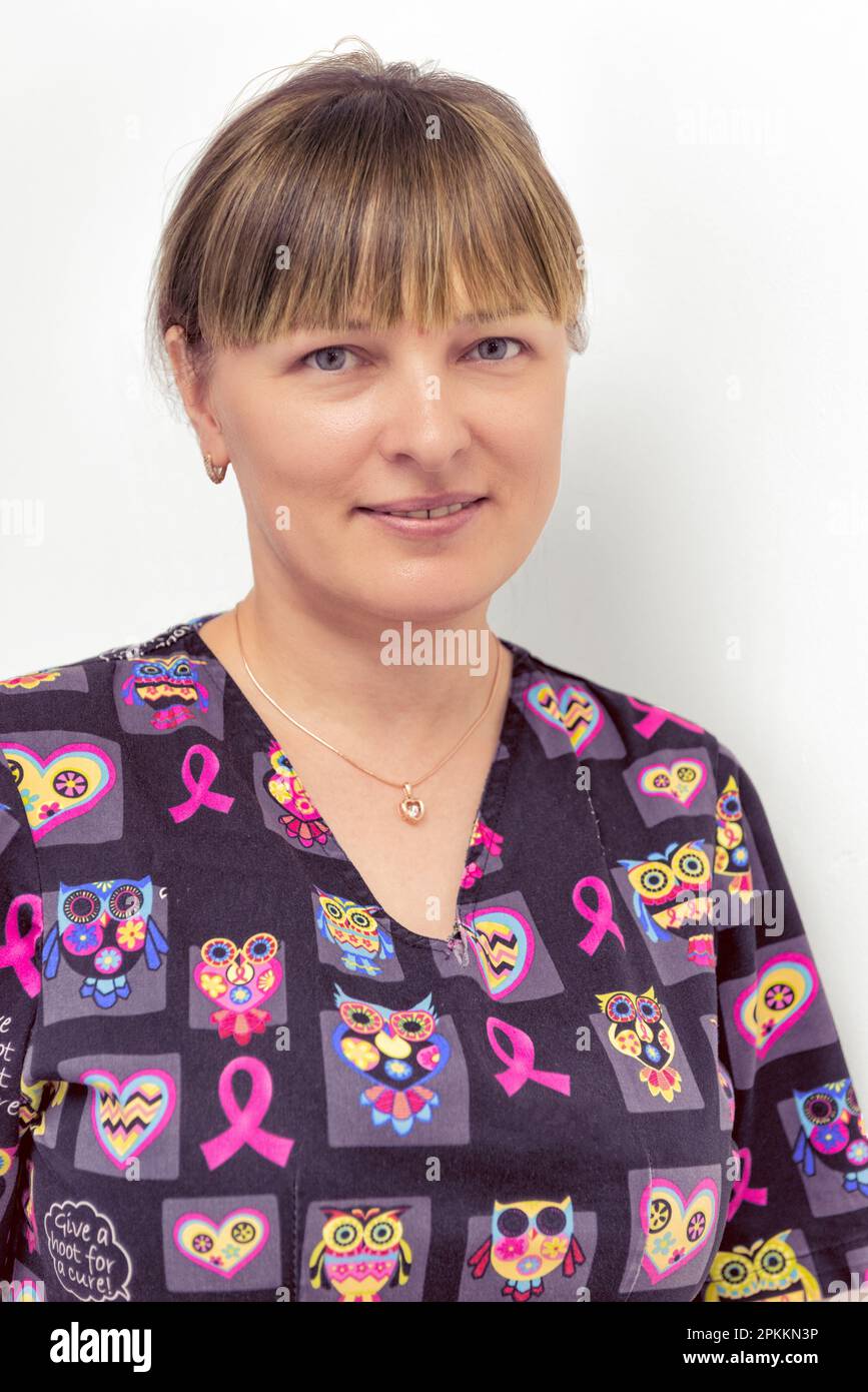 Average looking woman hi-res stock photography and images - Alamy