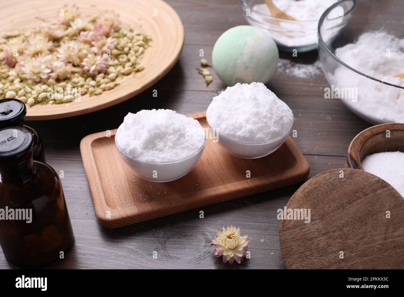 Bath bomb mold hi-res stock photography and images - Alamy