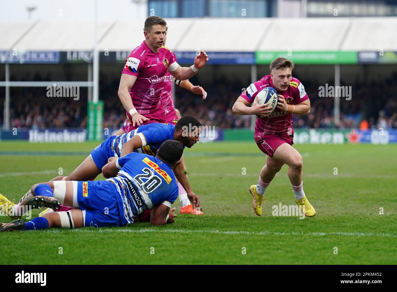 Exeter Chiefs’ Tom Cairns breaks away to score their sides sixth try ...
