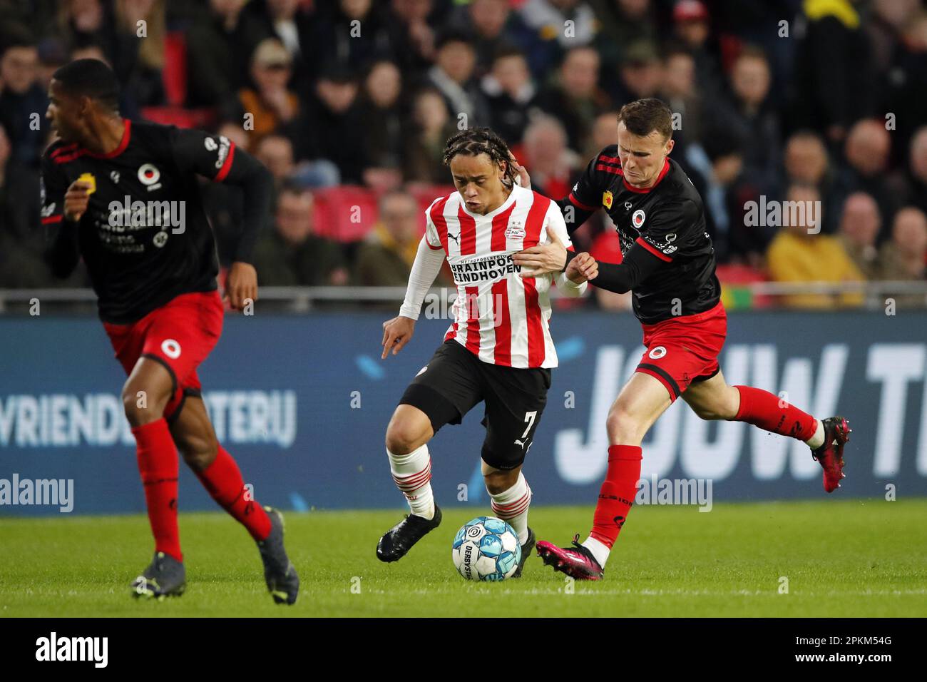 EINDHOVEN - (lr) Xavi Simons of PSV Eindhoven, Peer Koopmeiners of sbv ...