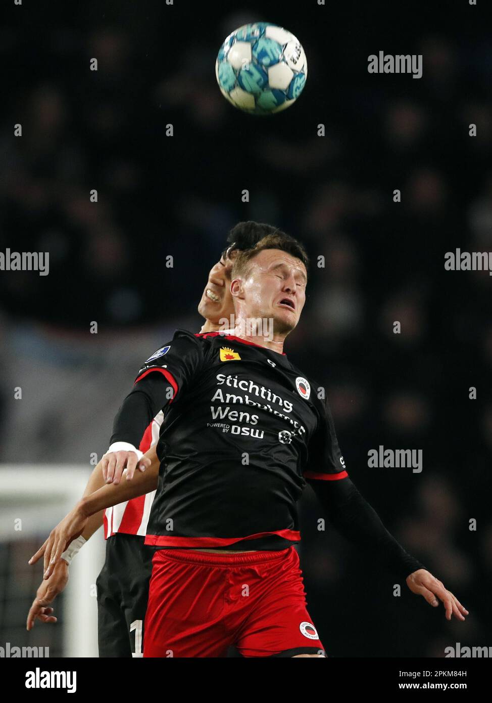 EINDHOVEN - (lr) Peer Koopmeiners of sbv Excelsior, Erick Gutierrez of ...
