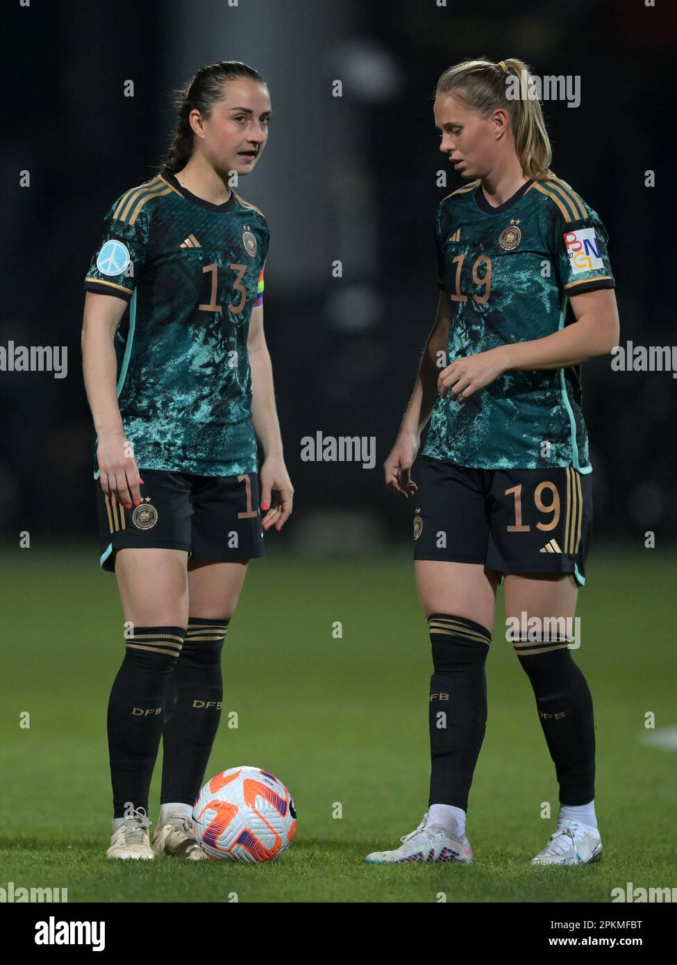SITTARD - (lr) Sara Dabritz of Germany women, Klara Buhl of Germany ...