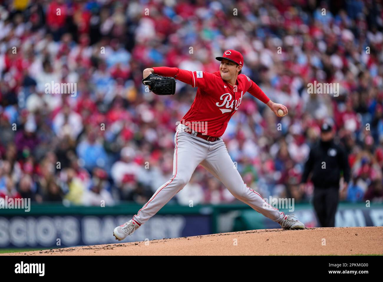 Cincinnati Reds' Nick Lodolo pitches during the first inning of a ...