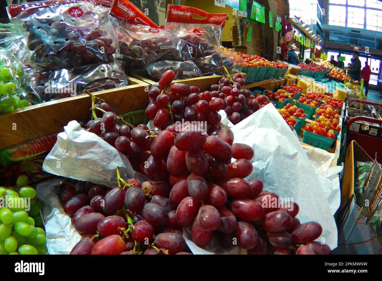 Grape cart hi-res stock photography and images - Alamy