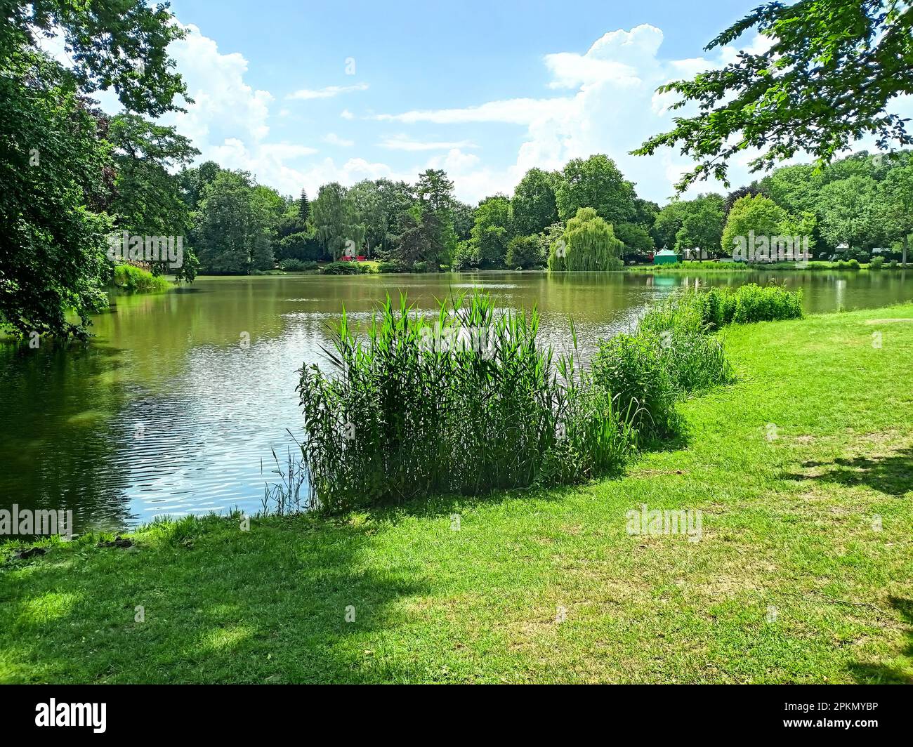 Skyline view of Masch Park and lake, New Town Hall, Hannover, Germany ...