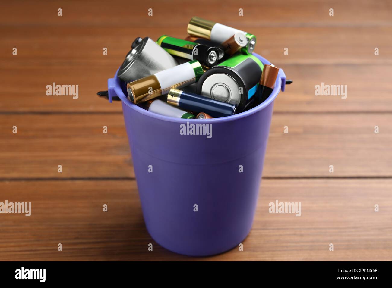 Used batteries in bucket hi-res stock photography and images - Alamy