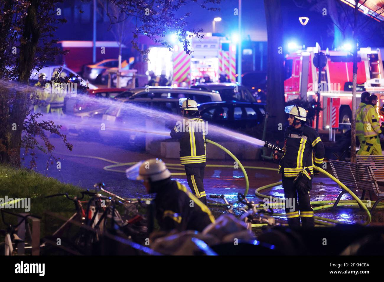 Bonn, Germany. 09th Apr, 2023. Firefighters extinguish the burning ...