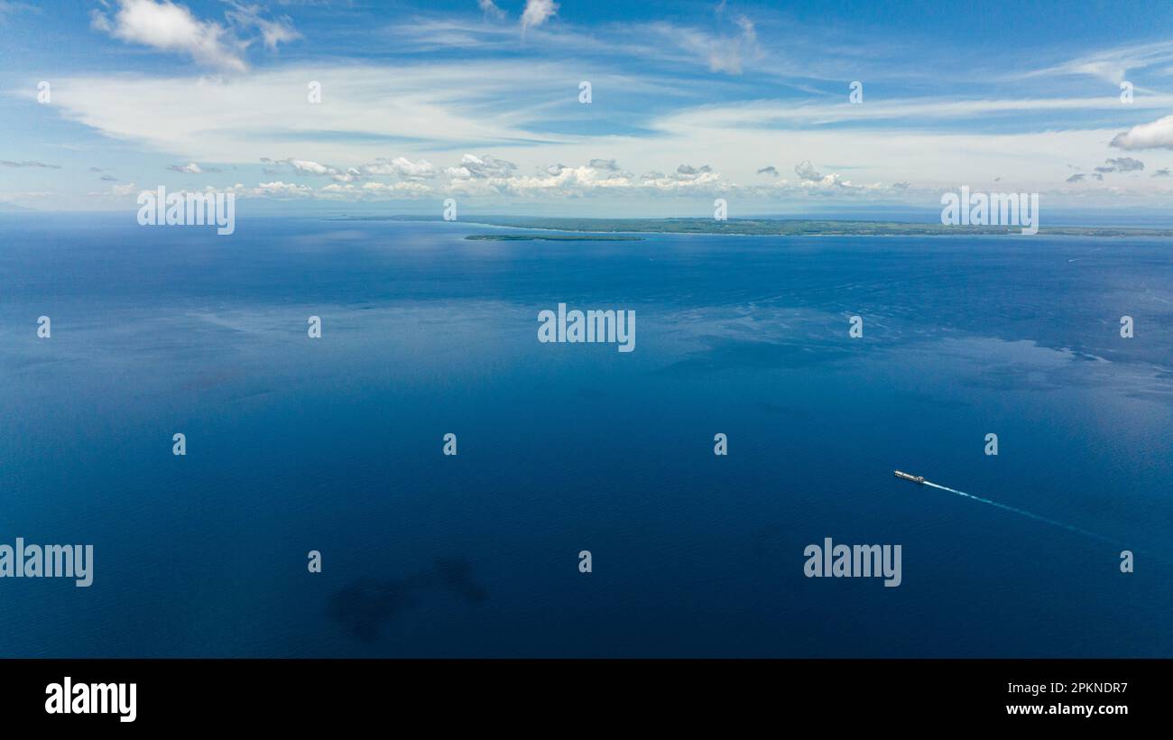 Blue sea with waves and sky with clouds. Ocean skyline Stock Photo - Alamy