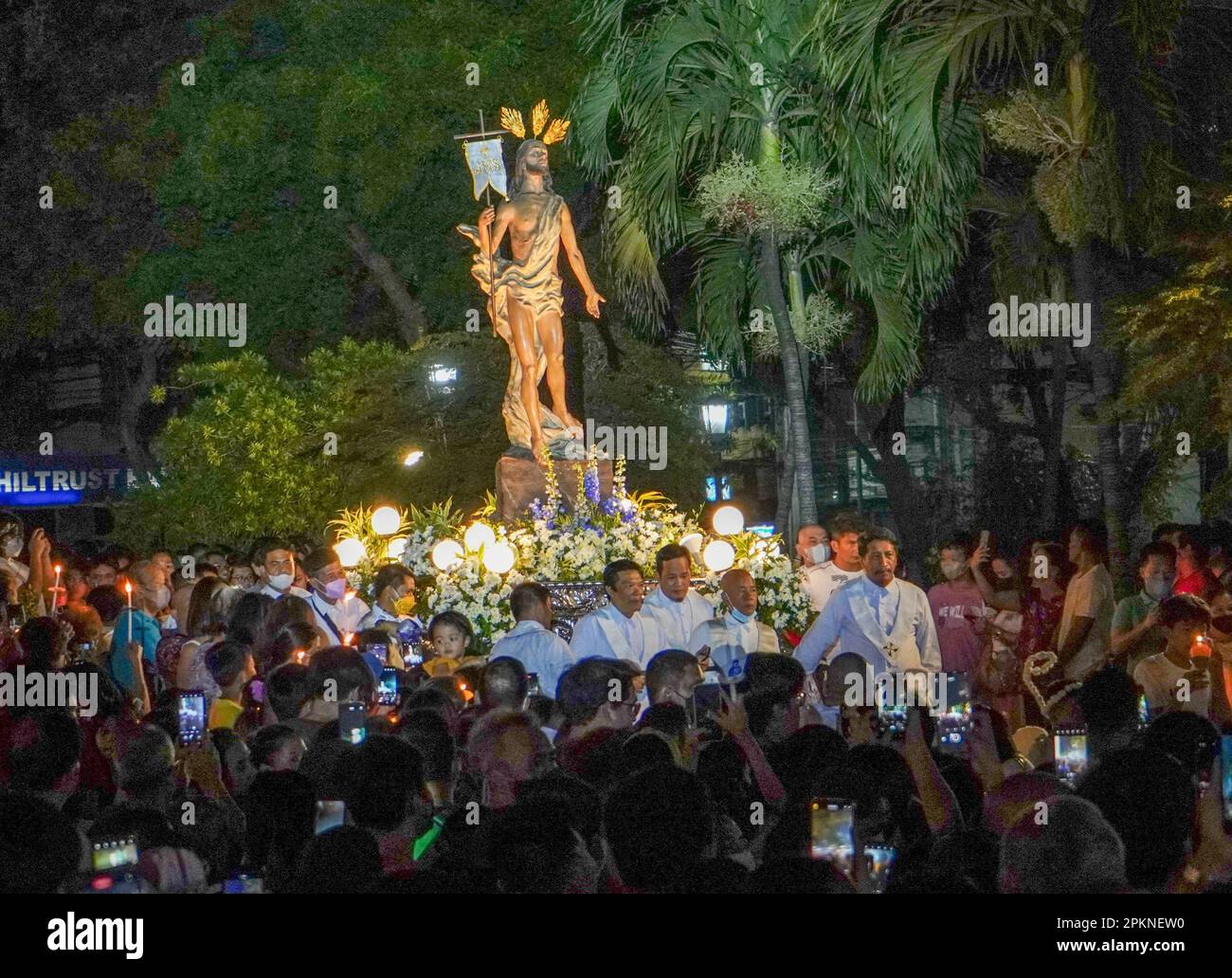 Quezon City, Philippines. 09th Apr, 2023. Filipino Catholic devotees ...