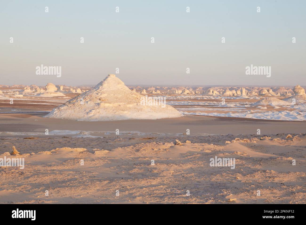 The Otherworldly White Desert Near Egypt's Bahariya Oasis Stock Photo - Alamy